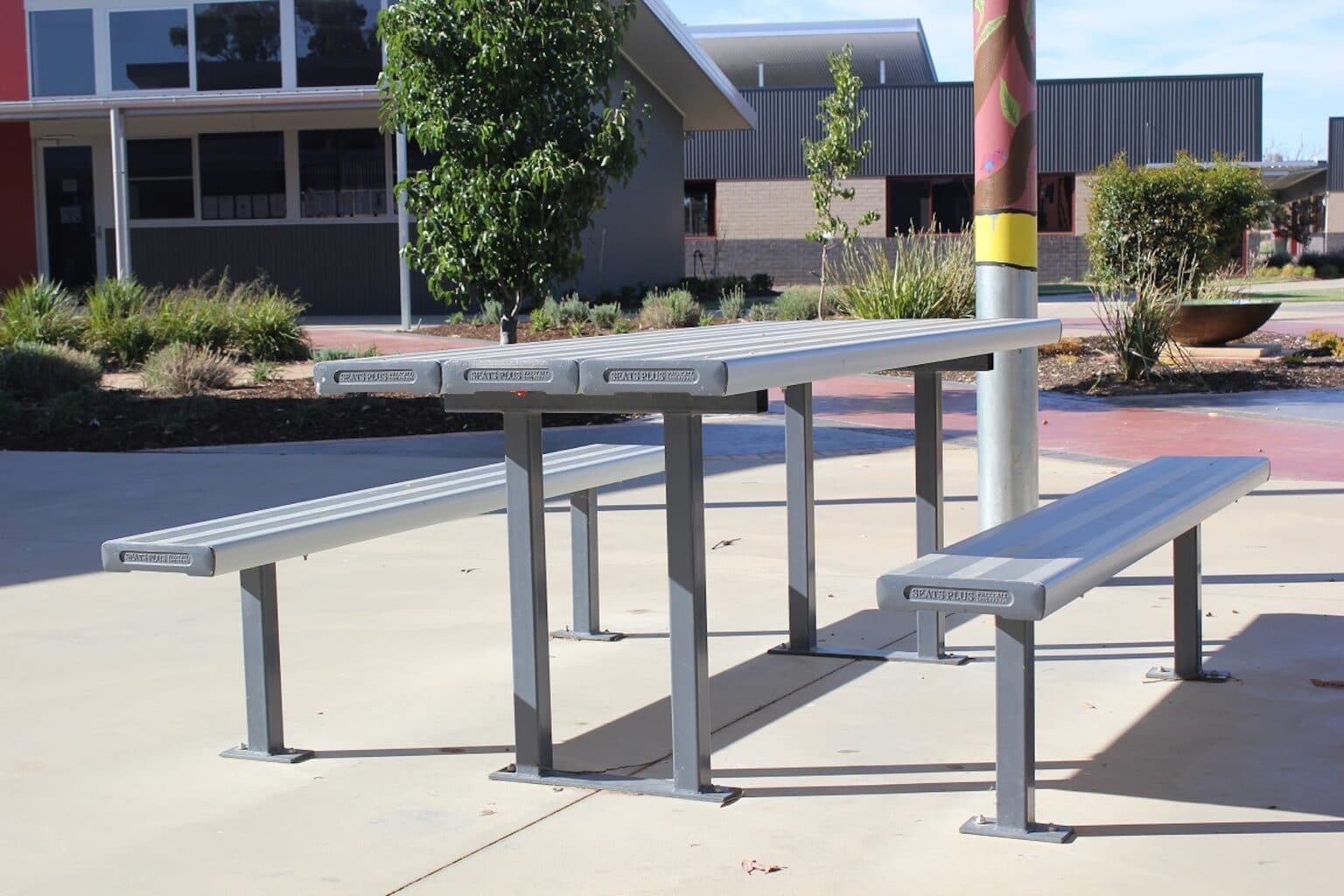 Monash Sheltered Park Setting | SeatsPlus