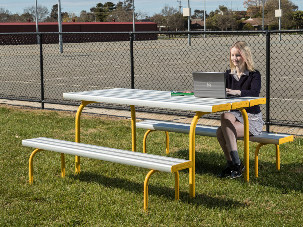 Freestanding Park Setting | SeatsPlus